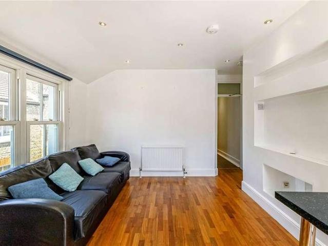3 bed flat for sale
