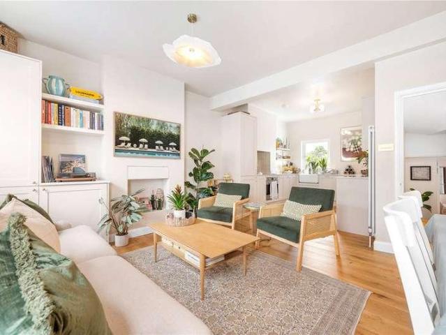 3 bed flat for sale