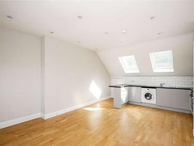 3 bed flat for sale