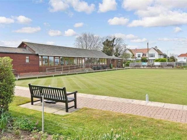 3 bed flat for sale