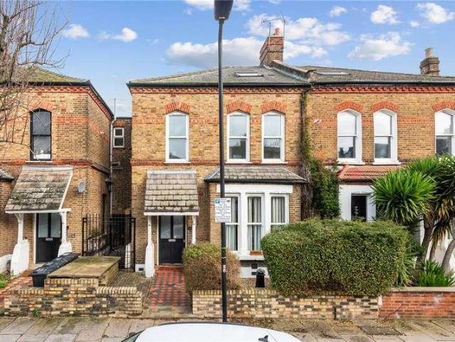 3 bed flat for sale
