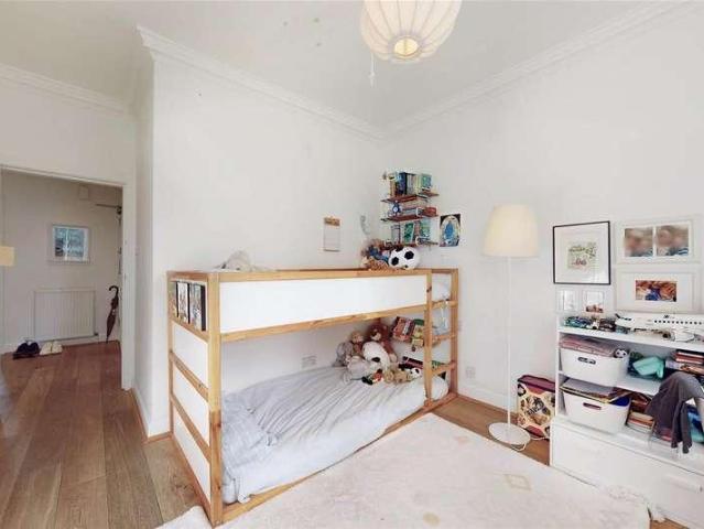 3 bed flat for sale