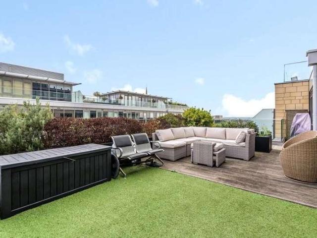 3 bed flat for sale