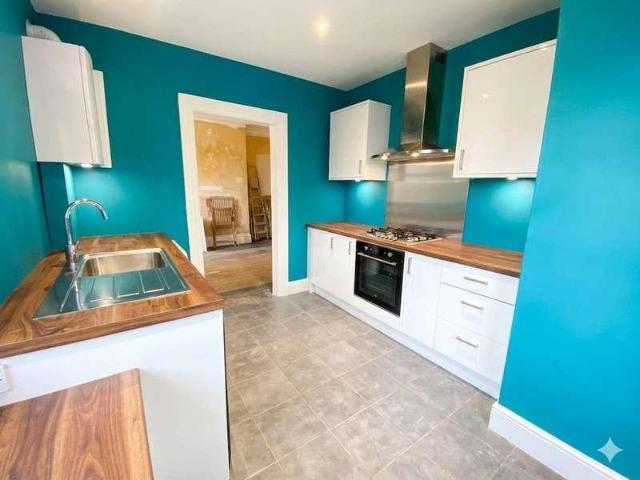 3 bed flat for sale
