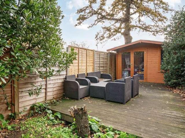 3 bed flat for sale