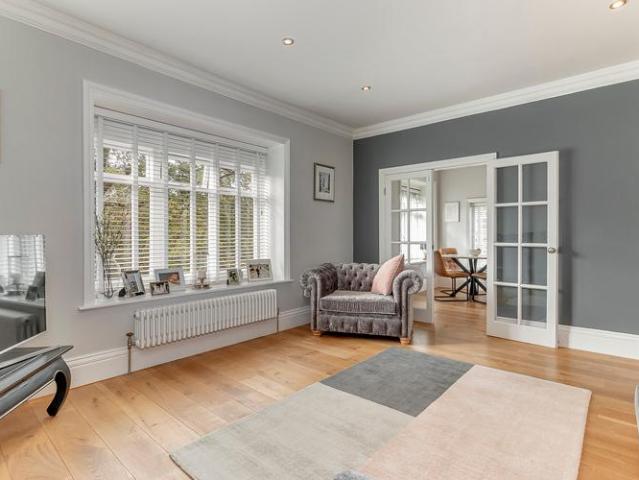 3 bed flat for sale