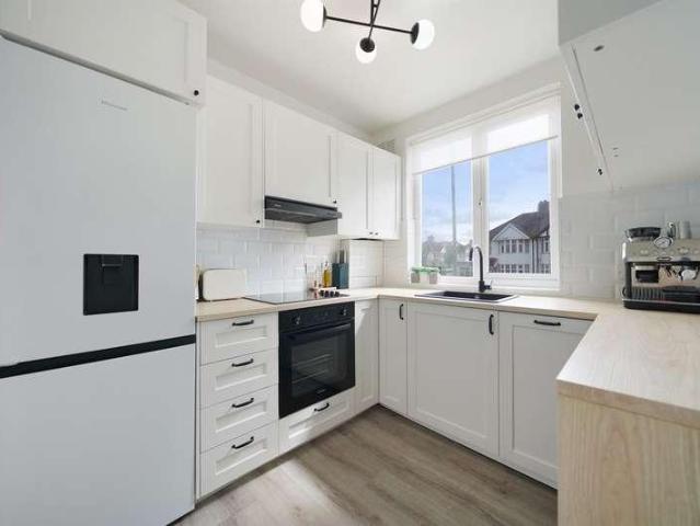 3 bed flat for sale