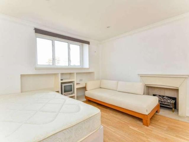 3 bed flat for sale