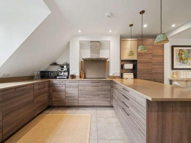 3 bed flat for sale