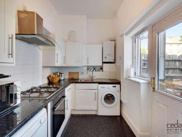 3 bed flat for sale