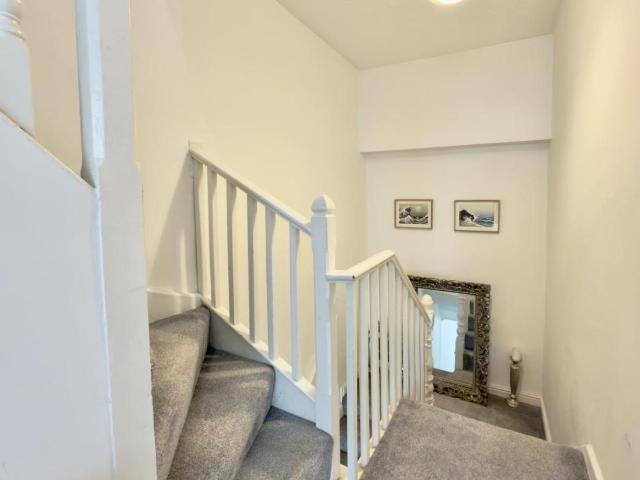 3 bed flat for sale
