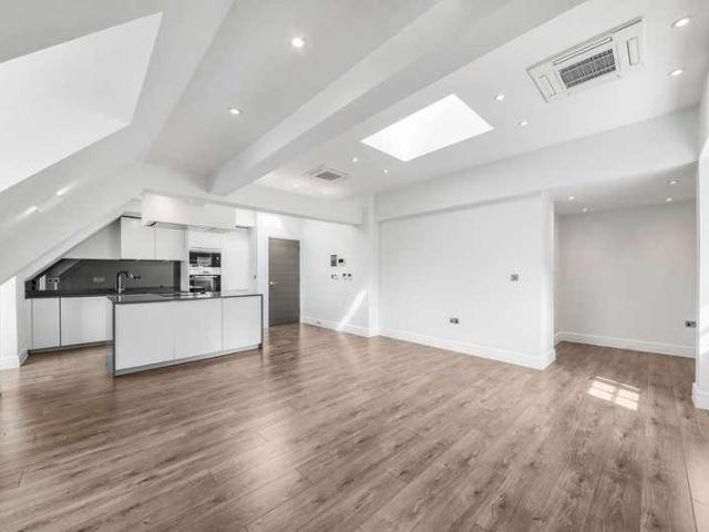 3 bed flat for sale