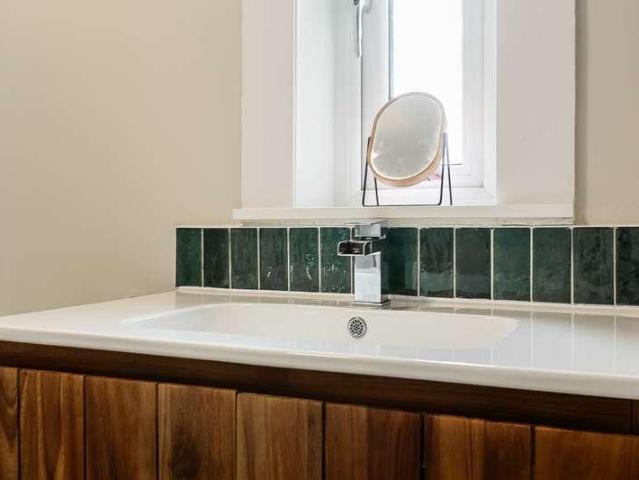 3 bed flat for sale