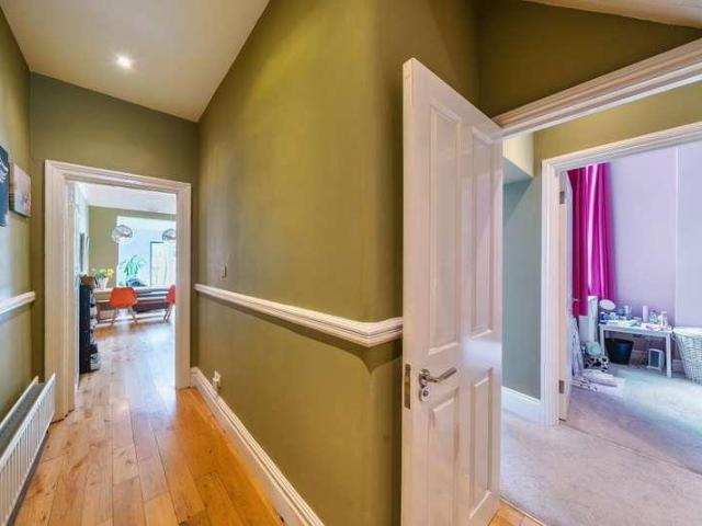 3 bed flat for sale