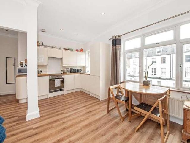 3 bed flat for sale