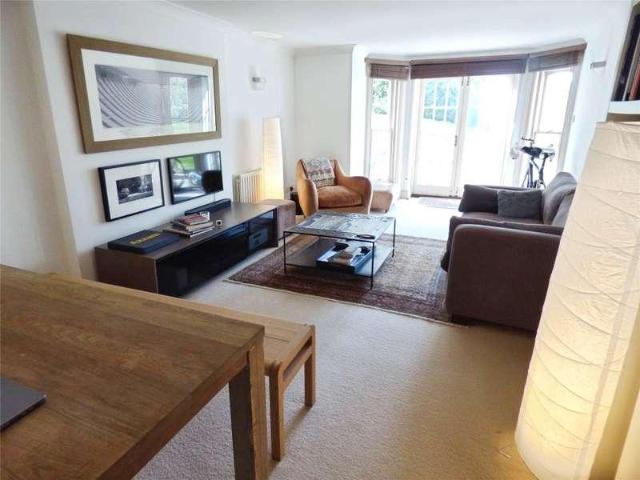 3 bed flat for sale