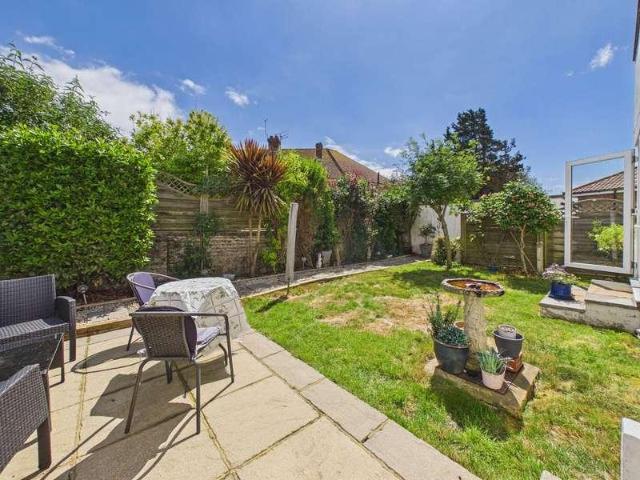 3 bed flat for sale