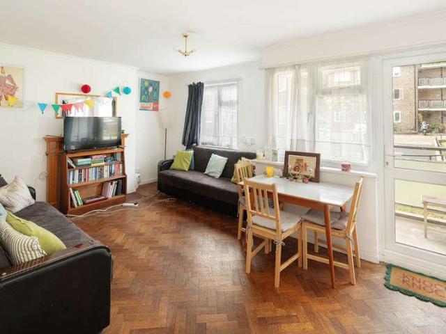 3 bed flat for sale