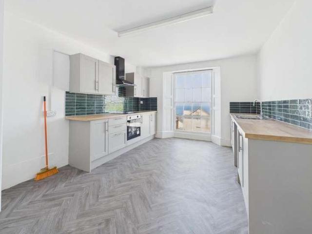 3 bed flat for sale