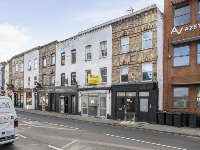 3 bed flat for sale