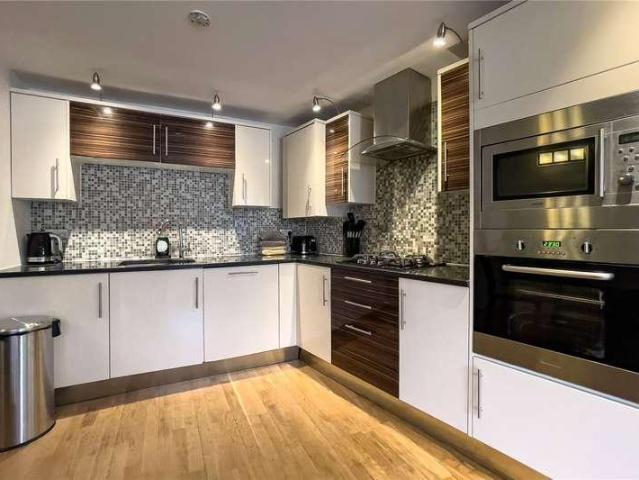 3 bed flat for sale