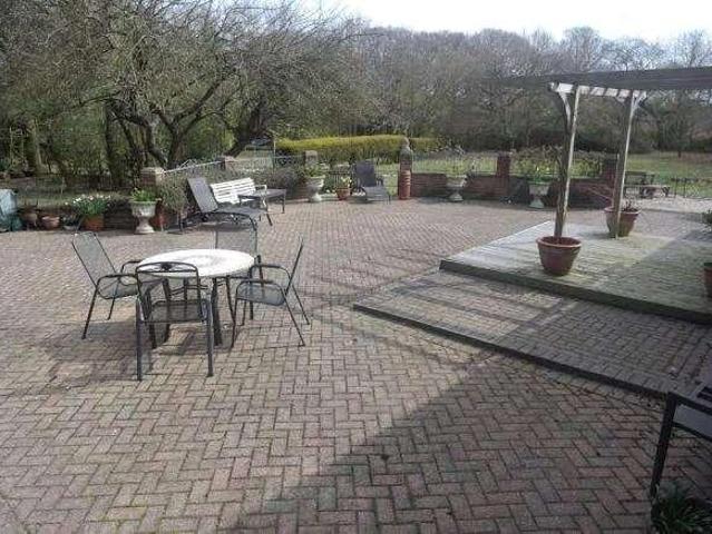 3 bed flat for sale