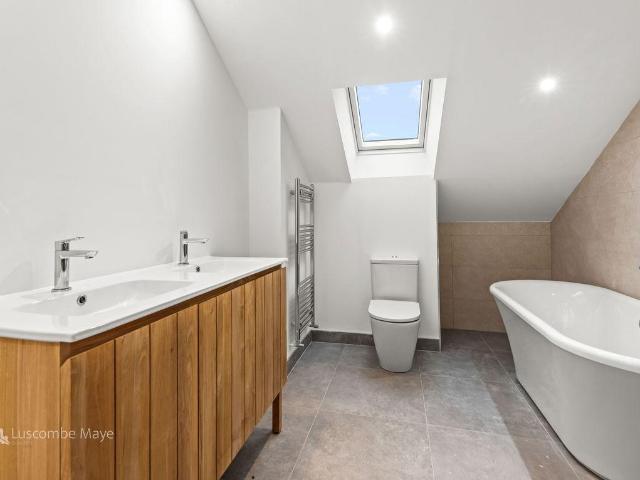 3 bed flat for sale