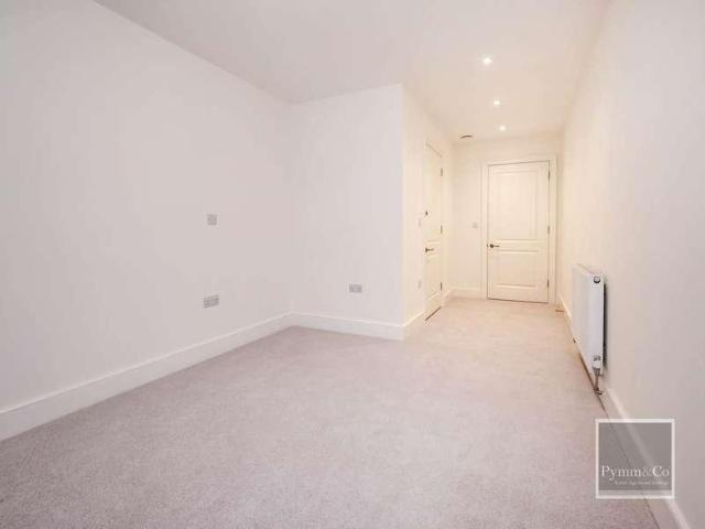 3 bed flat for sale