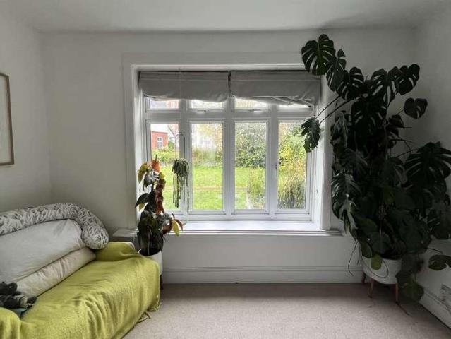 3 bed flat for sale