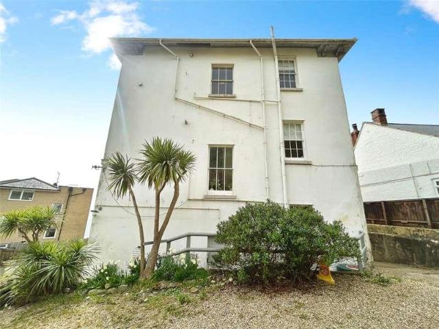 3 bed flat for sale