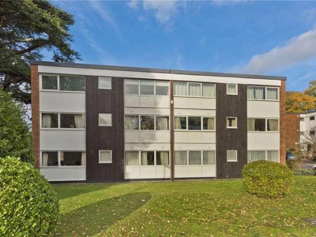 3 bed flat for sale