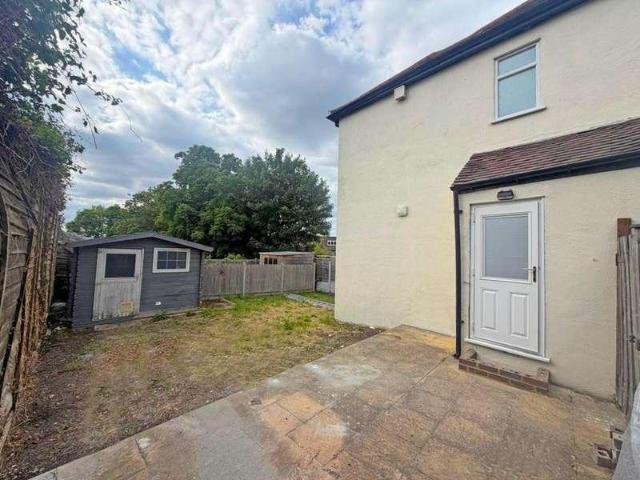 3 bed flat for sale