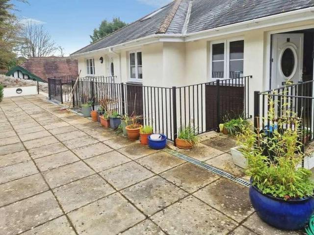 3 bed flat for sale