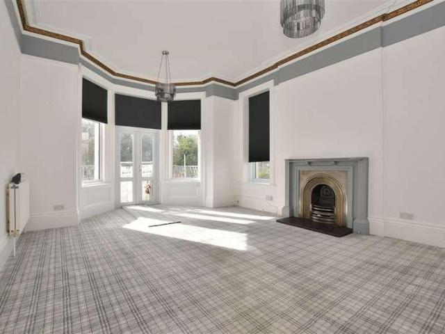 3 bed flat for sale