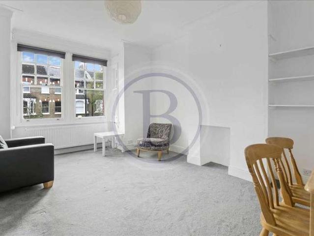 3 bed flat for sale