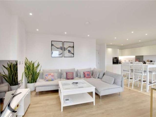 3 bed flat for sale