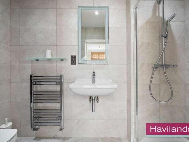 3 bed flat for sale