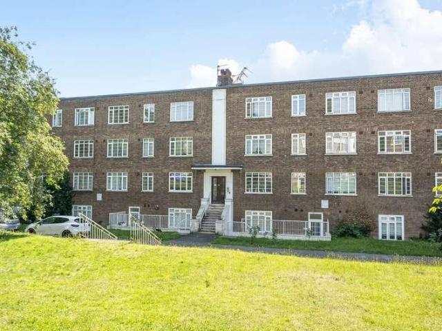 3 bed flat for sale