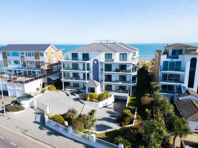 3 bed flat for sale