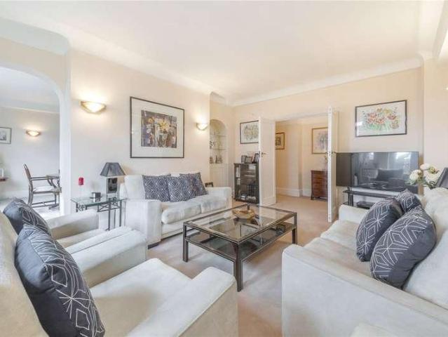 3 bed flat for sale
