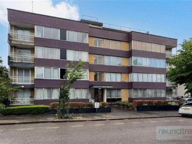 3 bed flat for sale