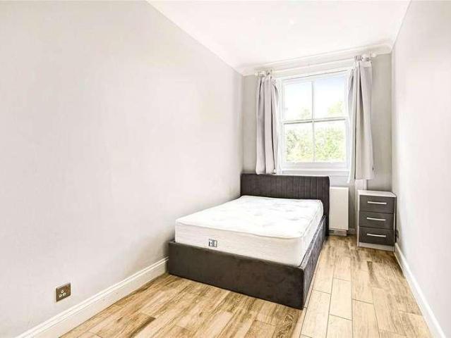 3 bed flat for sale