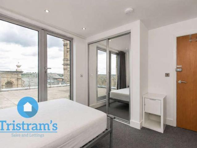 3 bed flat for sale