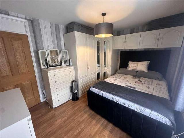 3 bed flat for sale