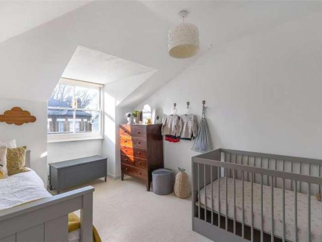 3 bed flat for sale