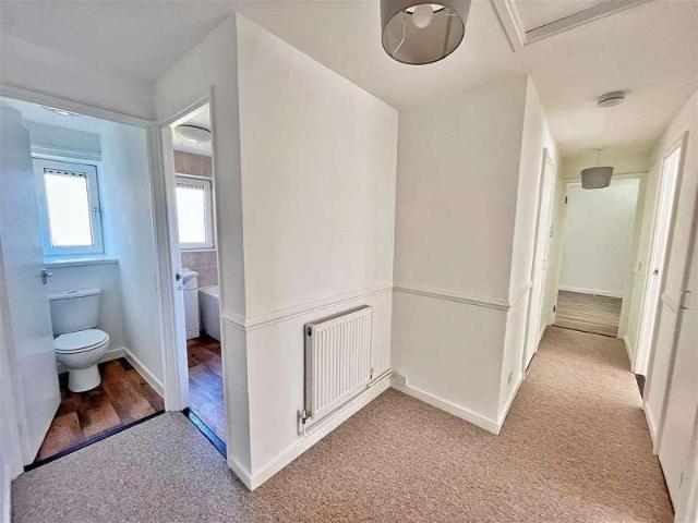 3 bed flat for sale