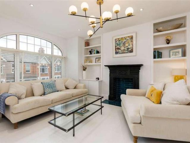 3 bed flat for sale