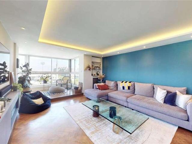 3 bed flat for sale