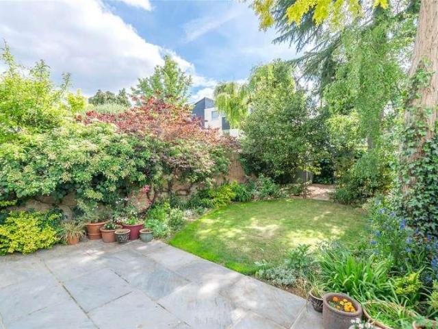 3 bed flat for sale