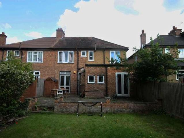 3 bed flat for sale
